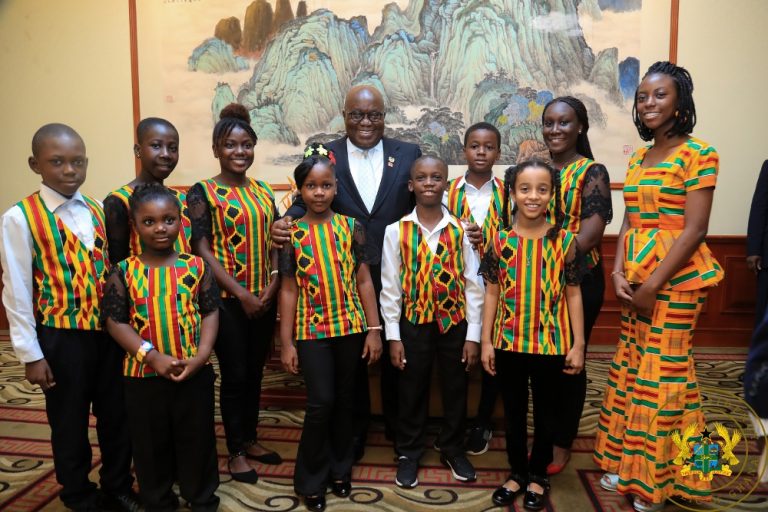President Akufo-Addo with some Ghanaian children resident in China ...