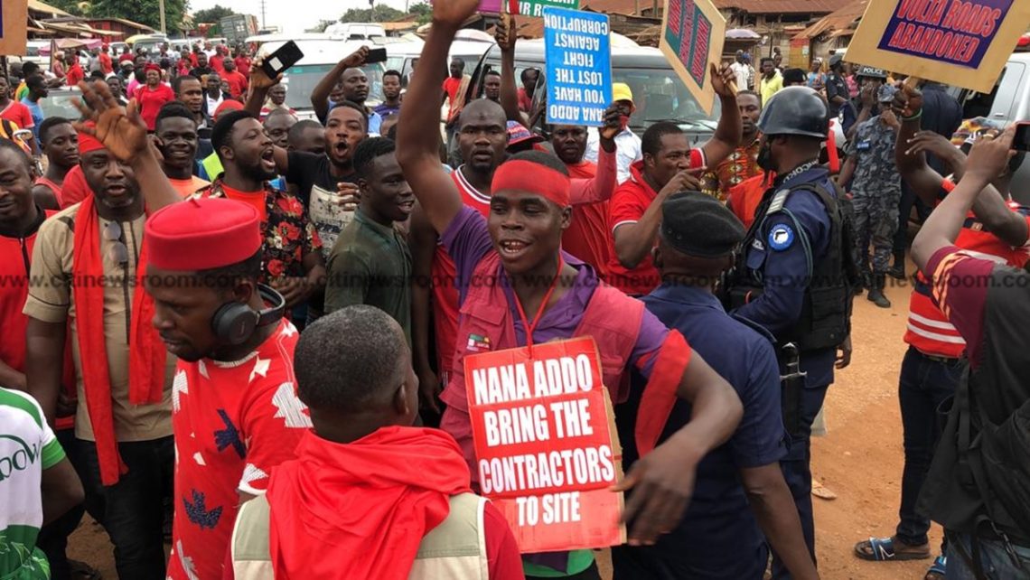 Kpeve roads demonstration (4) | Citinewsroom - Comprehensive News in Ghana