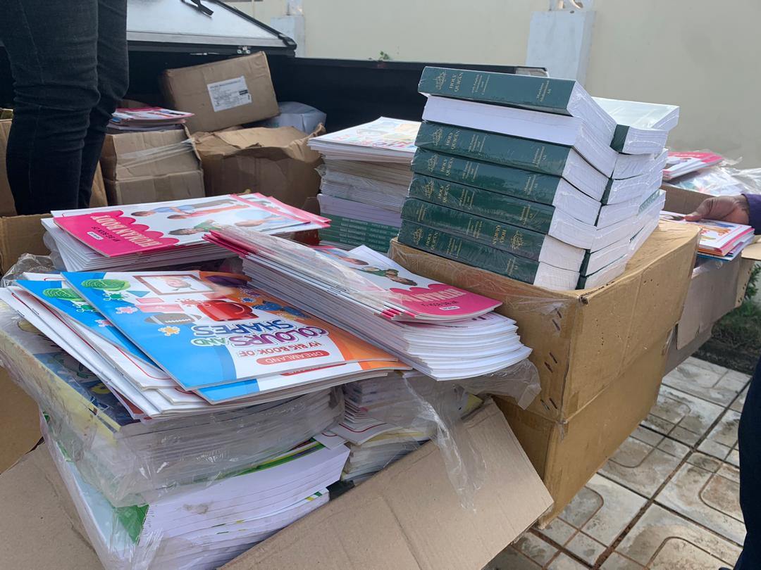 Xavier Sosu donates 1,500 textbooks to schools in La Nkwantanang ...