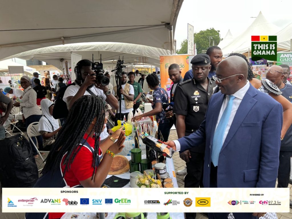Bawumia passes through 'This is Ghana Exhibition'; interacts with vendors