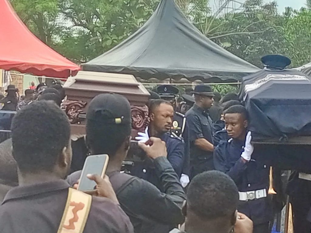 A/R: Police officer who died in fire with family laid to rest