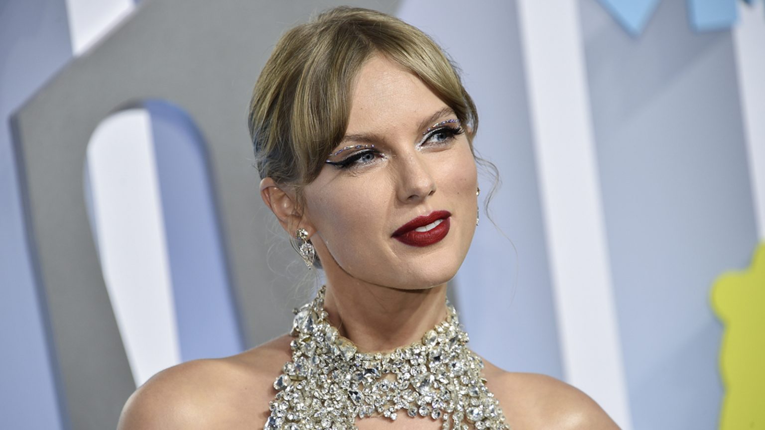 Taylor Swift makes history with most No.1 Albums by female artiste