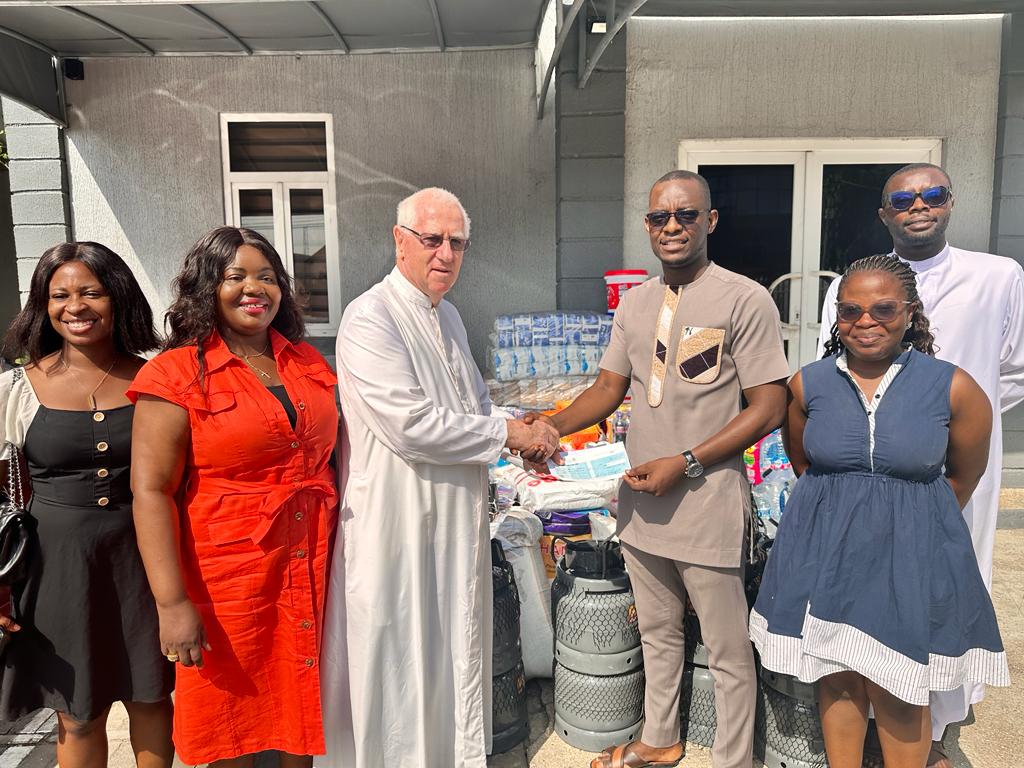 Father Campbells Foundation Donates Gh¢25k To Support Citi Fm Citi Tv