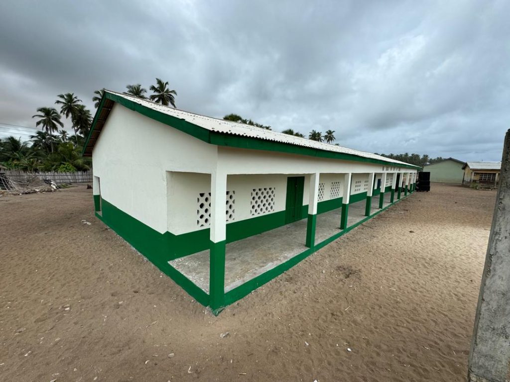 Jomoro MP rebuilds Mpas3m Roman Catholic Basic School (4 ...