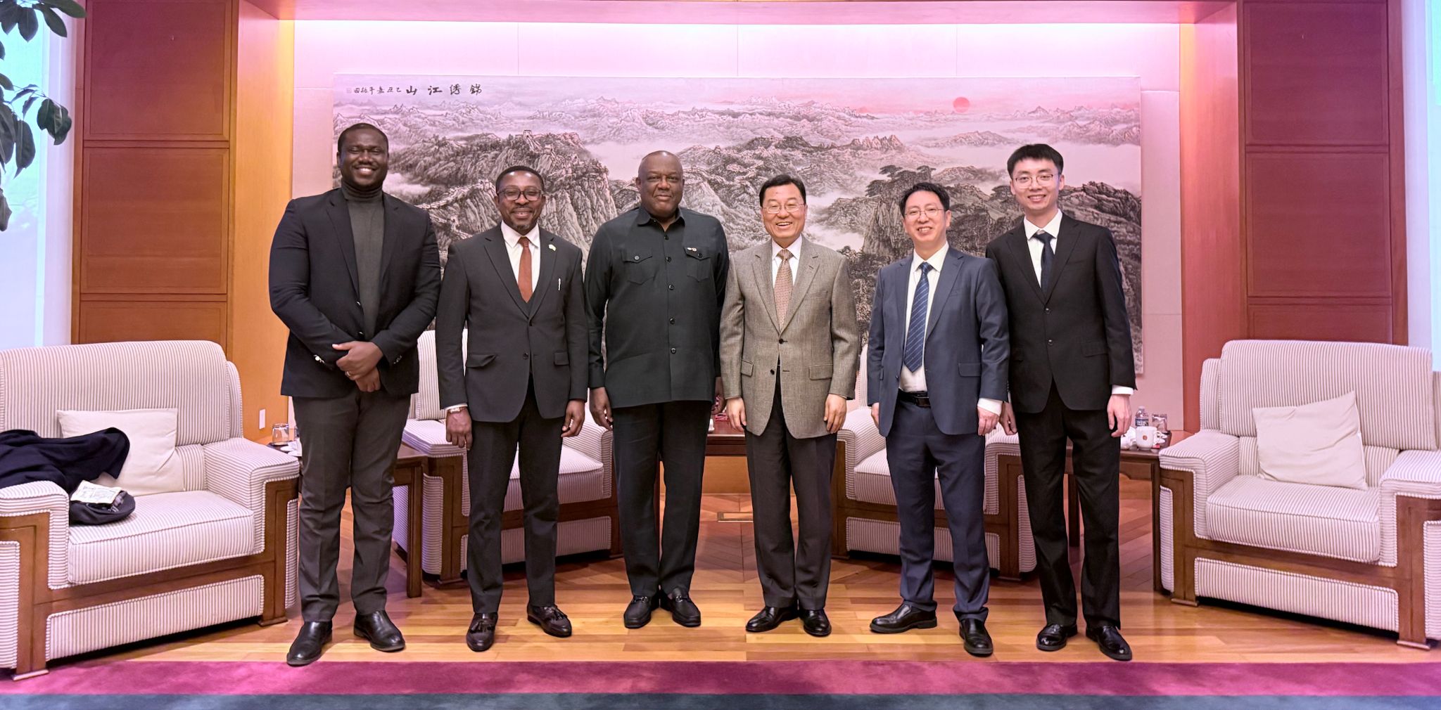 Ambassador Victor Smith holds talks with Chinese Ambassador on ...